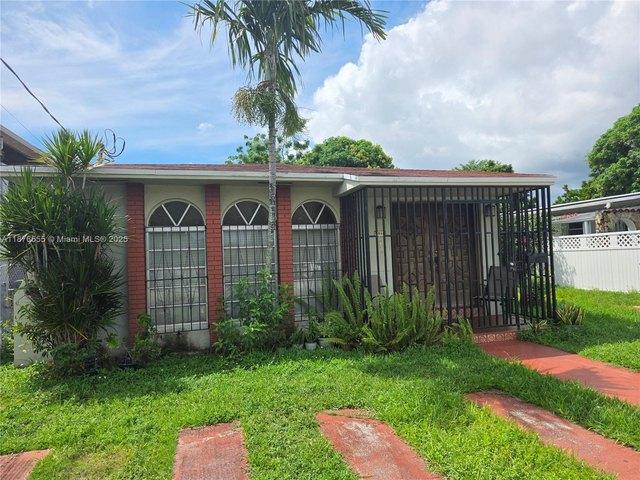 2916 2 SW 3rd St, Miami, FL 33135