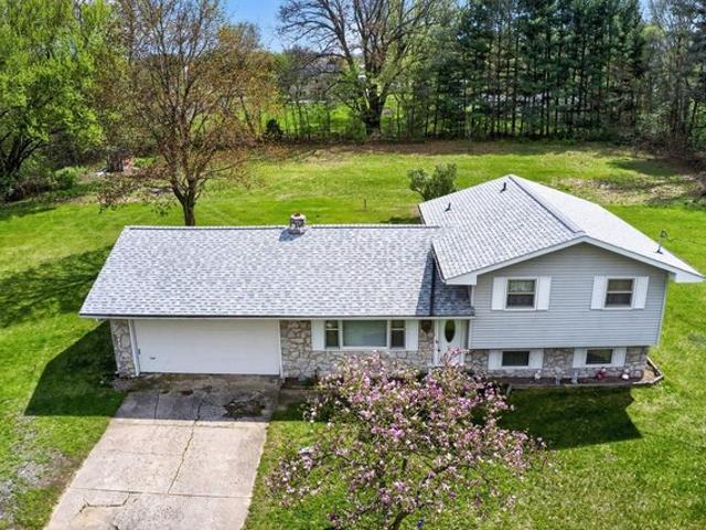 29174 Kauffman St, Elkhart, IN 46517