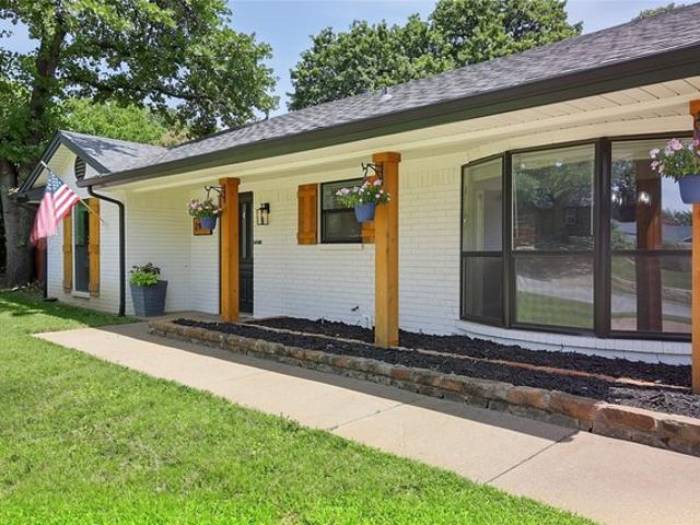 2917 Cresthaven Dr, Grapevine, TX 76051