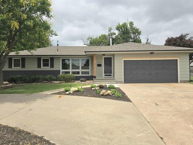 2917 Hillcrest Dr, Hays, KS 67601