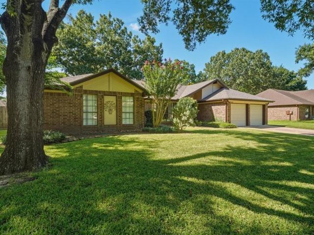 2917 Sugar Wood Dr, League City, TX 77573