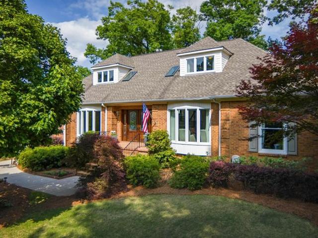 2917 Taralane Dr, Vestavia Hills, AL 35216