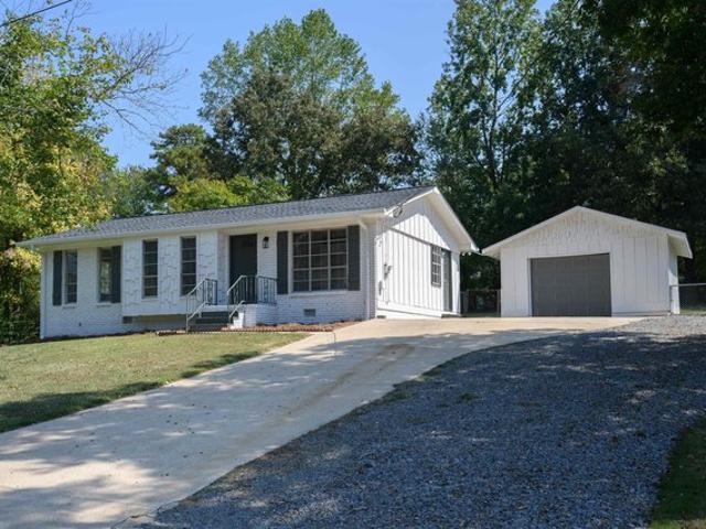 2917 Valleyview Cir, Adamsville, AL 35005