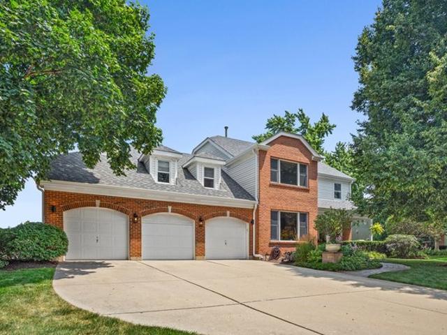 2917 Whispering Oaks Dr, Buffalo Grove, IL 60089