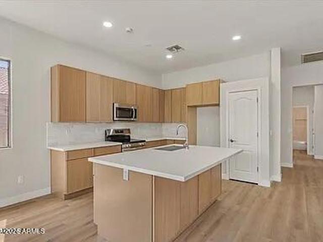 2918 E Harwell Rd, Gilbert, AZ 85234 | MLS #6966 | Compass