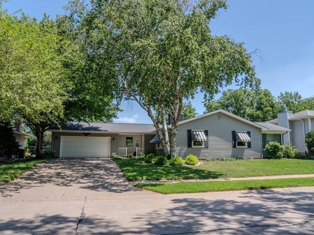 2918 30th St, Moline, IL 61265