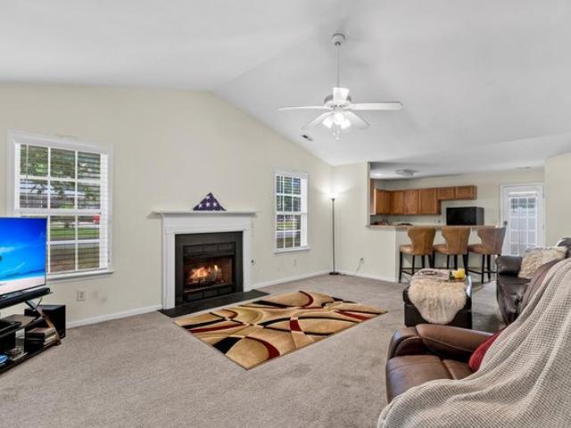 2919 Fernwood Dr, North Charleston, SC 29406