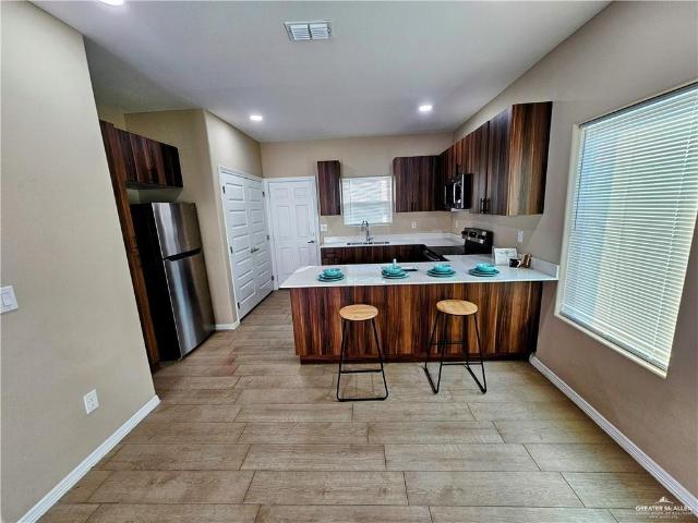 2919 W Driftwood Street 4