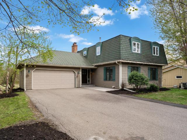 2910 Alvarado Lane N