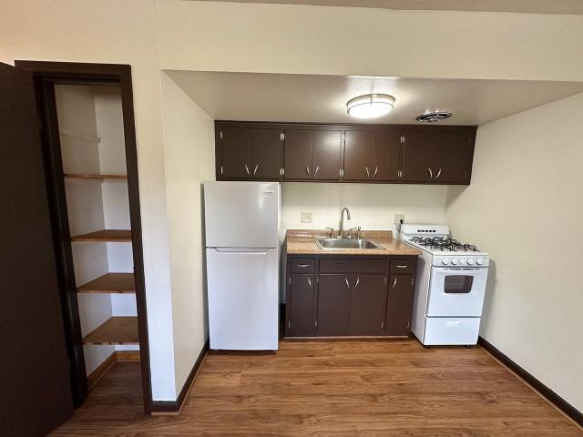 2910 Bolivar Apts 1 Bedroom Apartment for Rent at 2910 E Bolivar Ave, St Francis, WI 53235