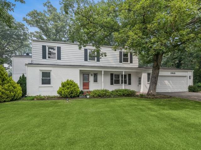 2910 Cherokee Ln, Riverwoods, IL 60015