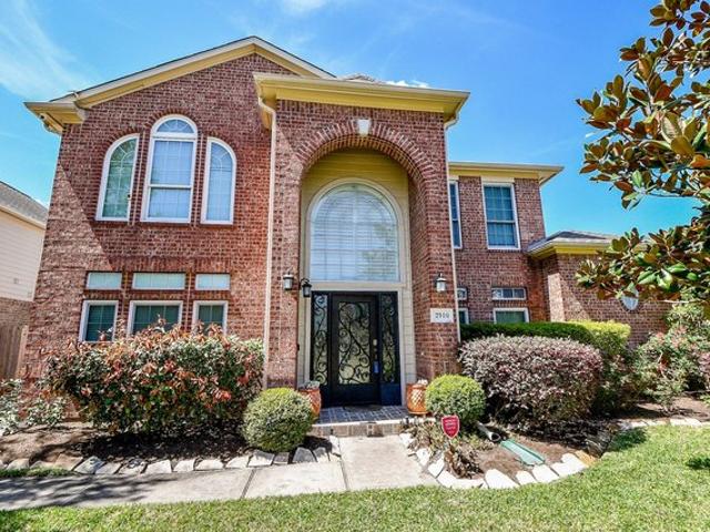 2910 Clayton Ridge Ct, Houston, TX 77082