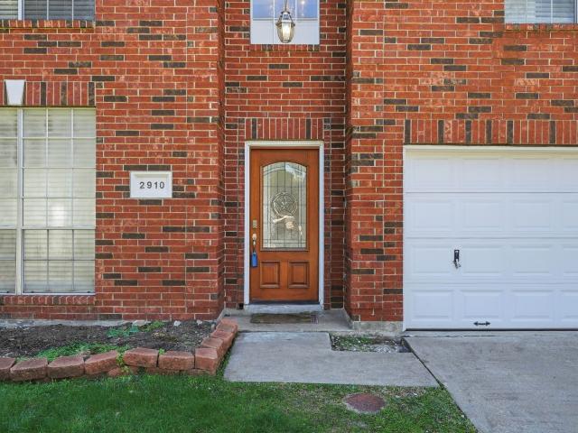 2910 Cocona Lane
