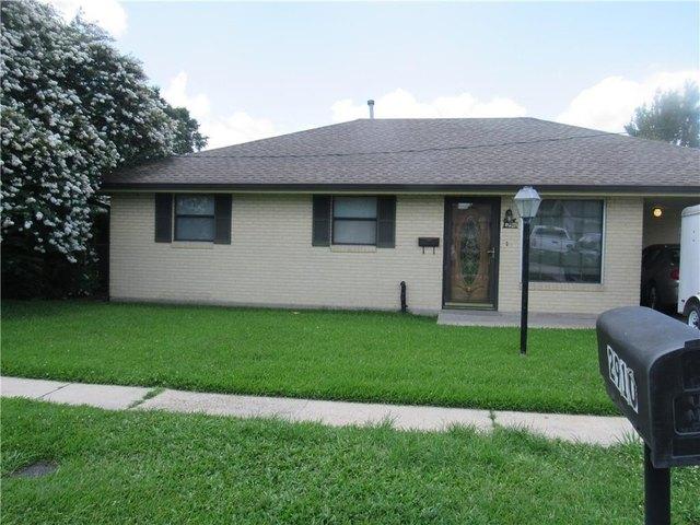 2910 Delille St, Chalmette, LA 70043