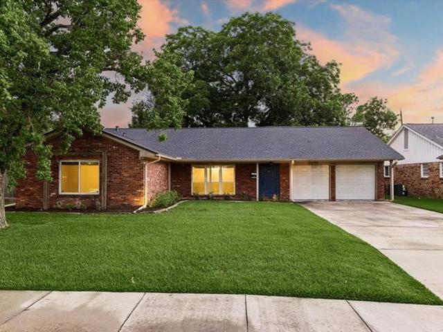 2910 Freshmeadows Dr, Houston, TX 77063