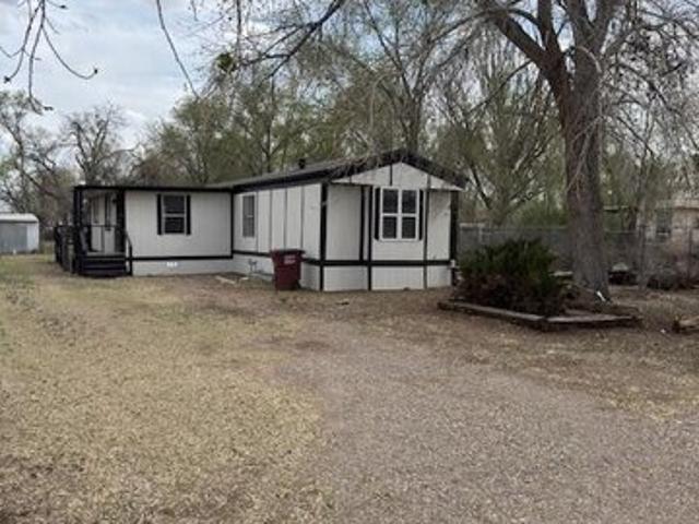 2910 Parklane Dr, Bosque Farms, NM 87068