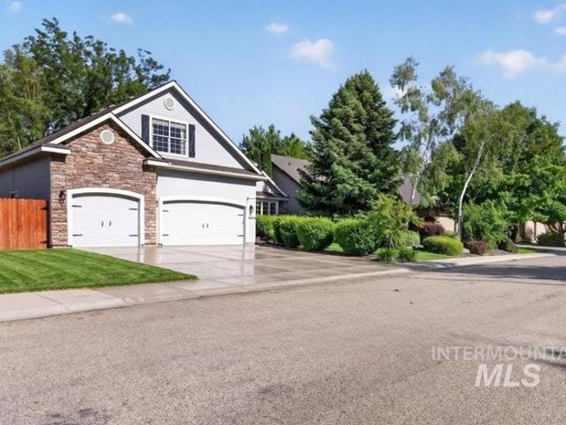 2910 S Mayflower Way, Boise, ID 83709