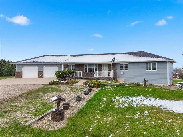 2910 Sapphire Ln, Spearfish, SD 57783