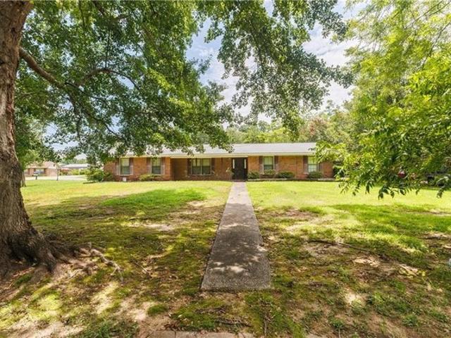 2910 War Eagle Dr, Phenix City, AL 36870