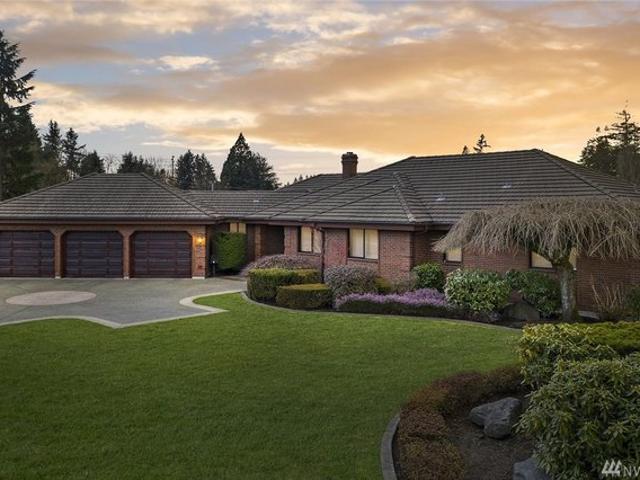 2910 13th St SW, Puyallup, WA 98373