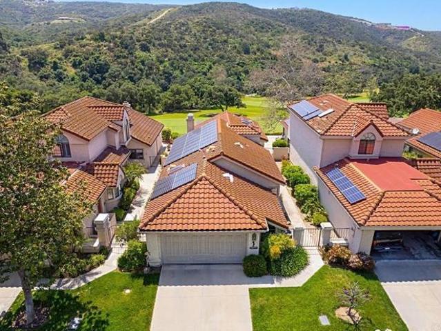 29114 Laurel Valley Dr, Vista, CA 92084