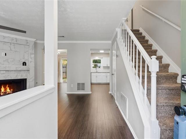 2911 Aspen Woods Entry