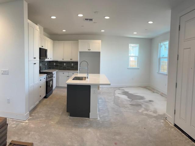 2911 Brentridge St, Lathrop, CA 95330 | Compass