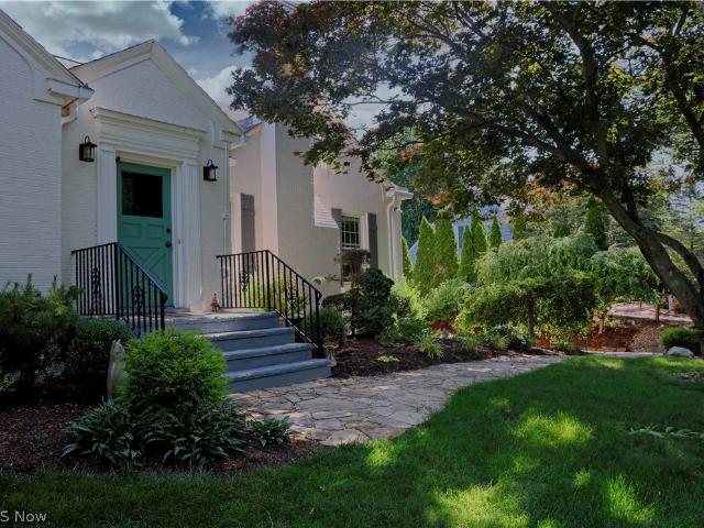 2911 Brentwood Road NW
