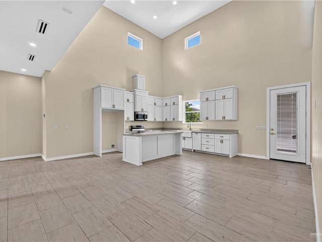 2911 Dhalia Drive