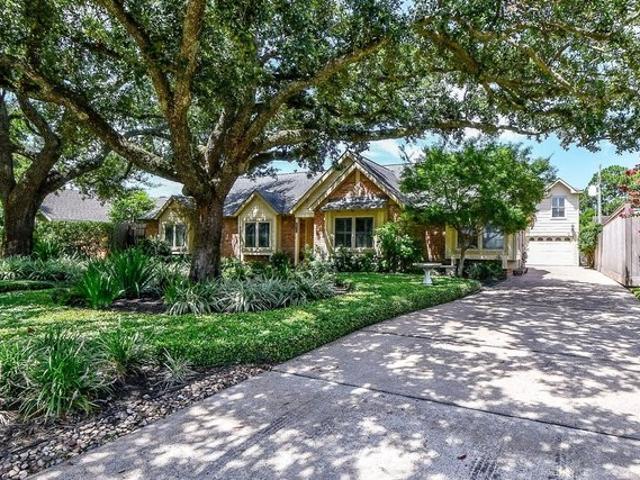 2911 Fontana Dr, Houston, TX 77043