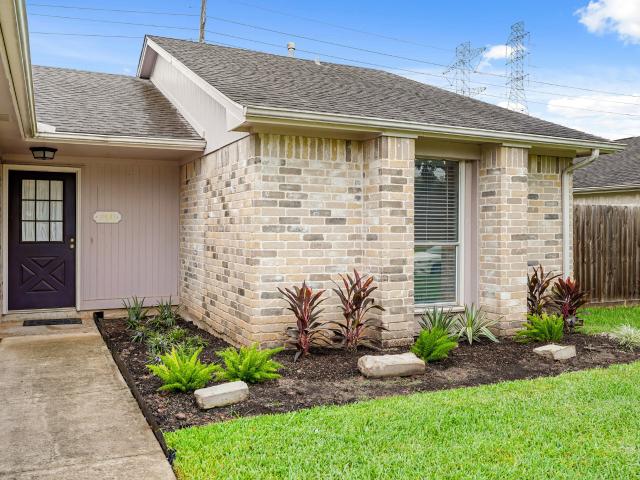 2911 Garden Lane