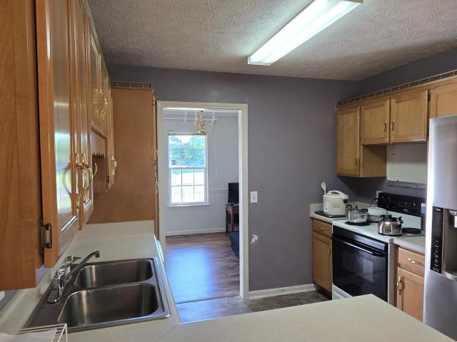 2911 Greentree Dr