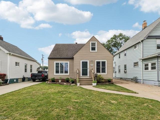 2911 Grovewood Ave, Parma, OH 44134