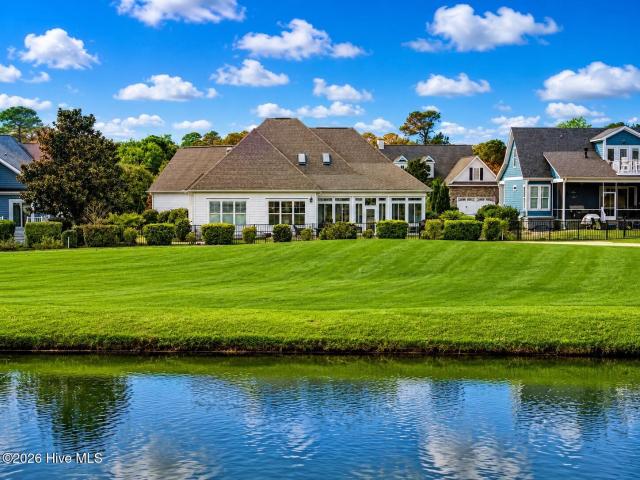 2911 Legends Drive
