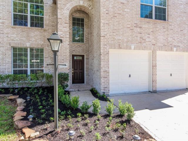 2911 Ledgeside Court