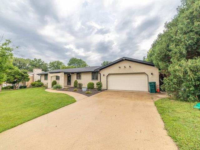 2911 Sonata Dr, Quincy, IL 62301