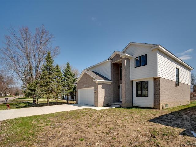 2911 Walsh Drive