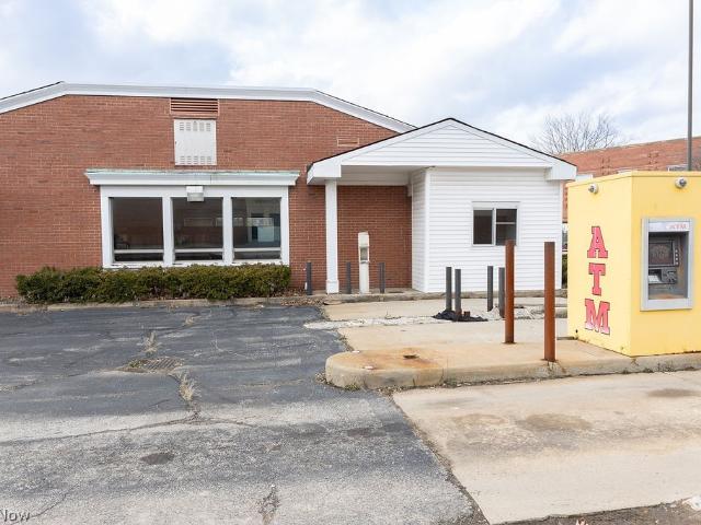2911 Youngstown Road SE