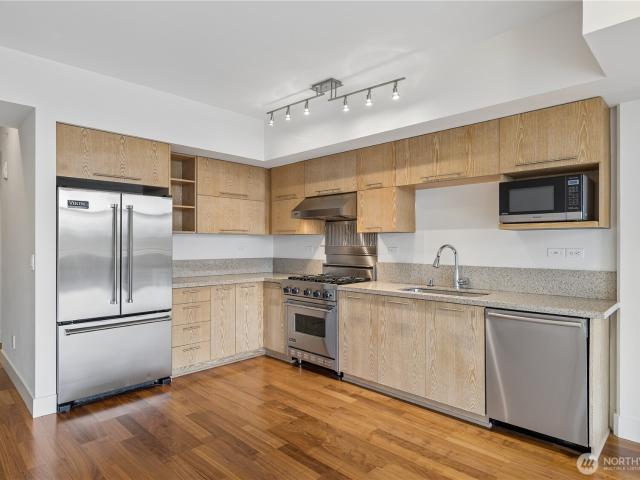 2911 2nd Avenue # 806
