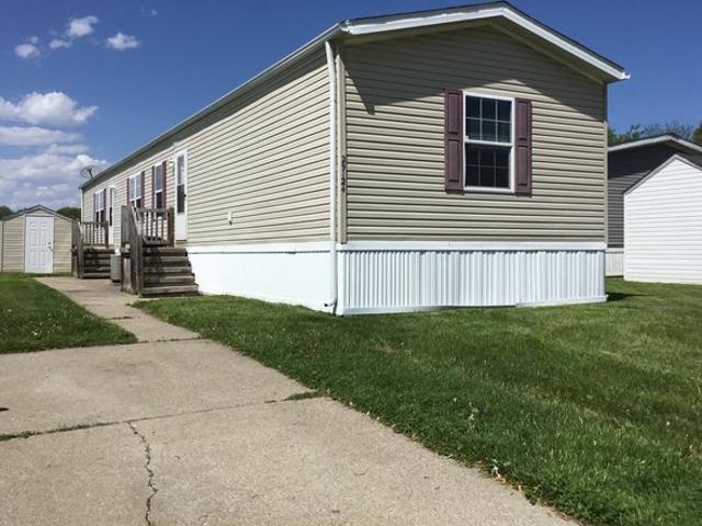 29124 Rosewood Rd, Flat Rock, MI 48134
