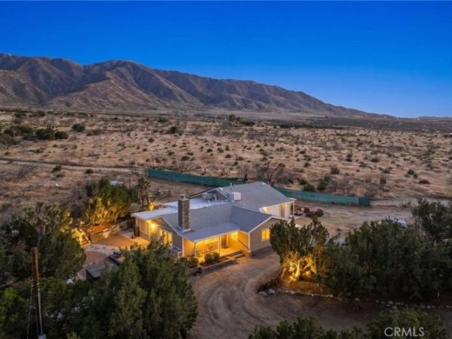 29125 Devils Punch Bowl Rd, Pearblossom, CA 93553
