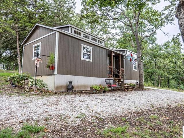 29126 Bobcat Dr, Warsaw, MO 65355