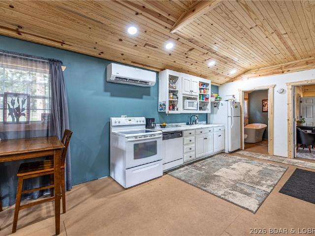 29126 Bobcat Drive