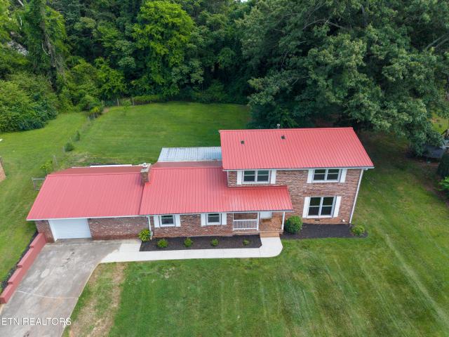 2912 Marvin Circle