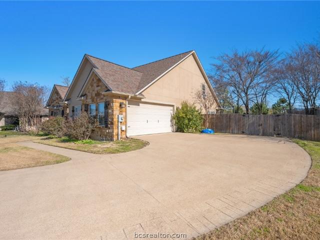 2912 Ascot Court