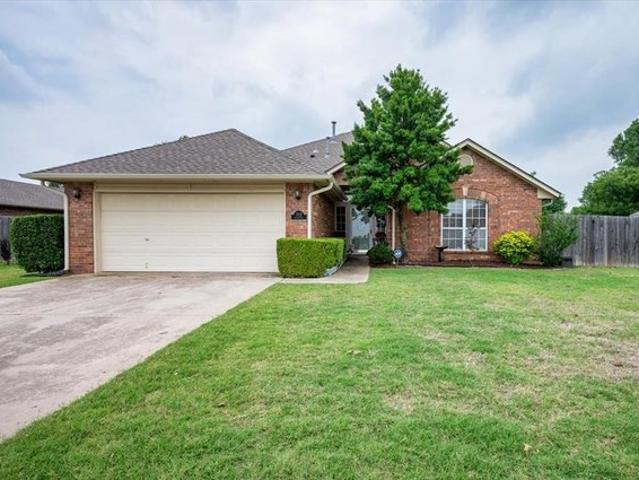2912 Astor Dr, Norman, OK 73072