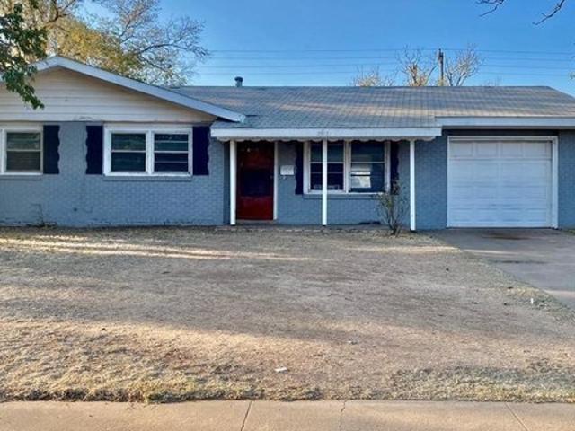 2912 E Baylor St, Lubbock, TX 79403