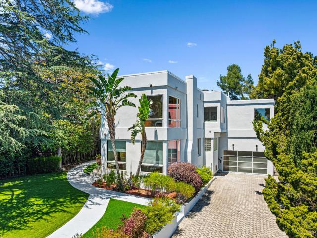 2912 Hillside Drive