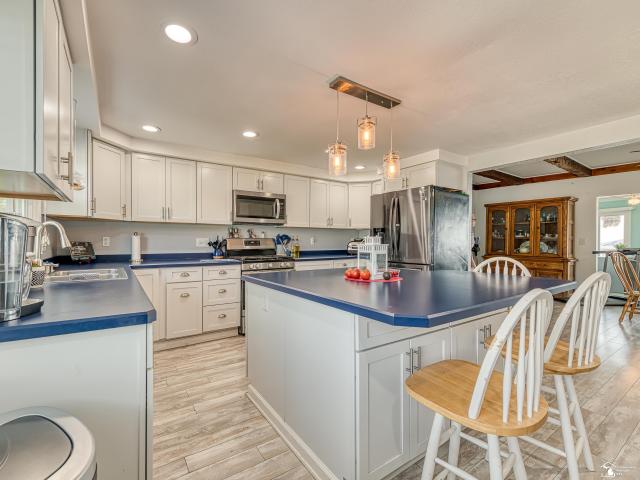 2912 Lakeshore Drive