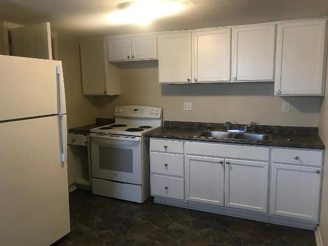 2912 Linwood 3 Bedroom Apartment for Rent at 2912 Linwood Boulevard #2E, Kansas City, MO 64128 Santa Fe